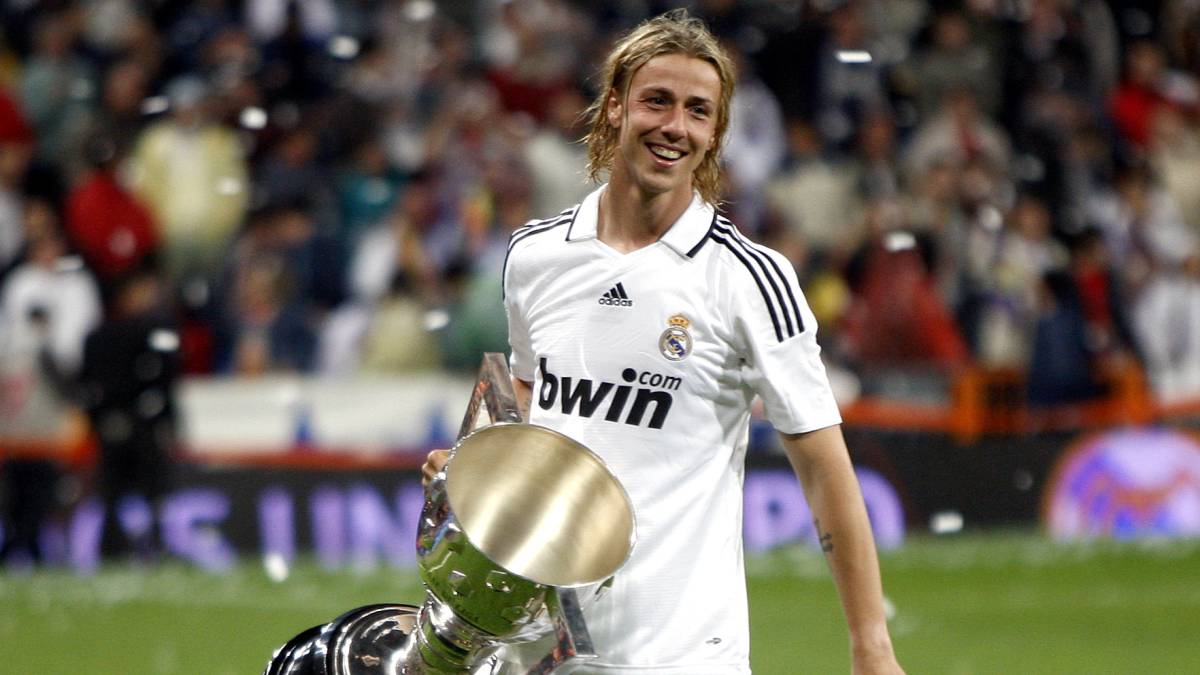 Neither Cristiano nor Zidane, Kvaratskhelia’s Real Madrid idol: "I had ...