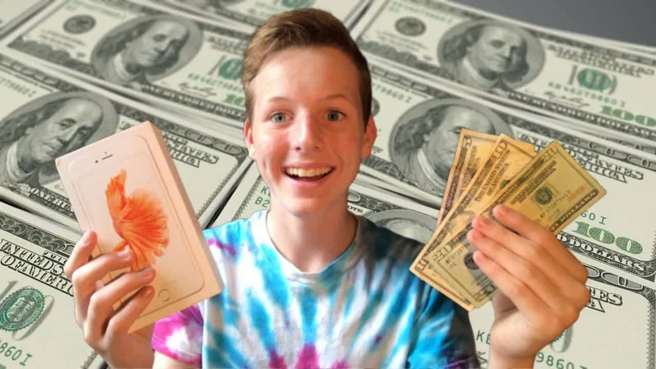 Making profit reselling Apple products as a teenager
