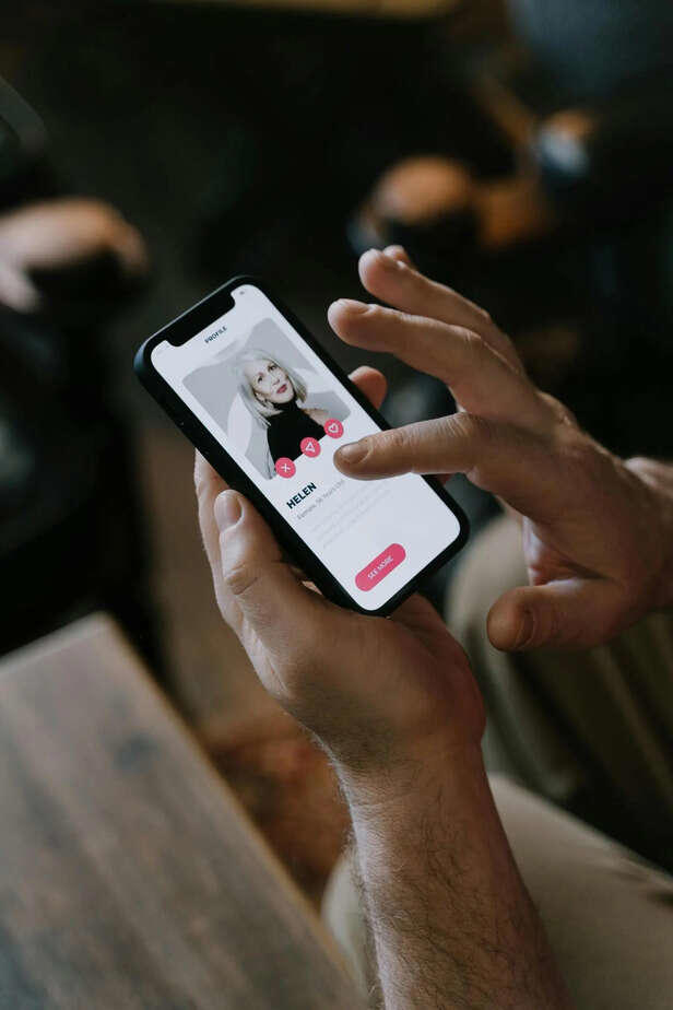 Tired of swipes and ghosting? Here's why Gen Z is deleting Tinder and ...