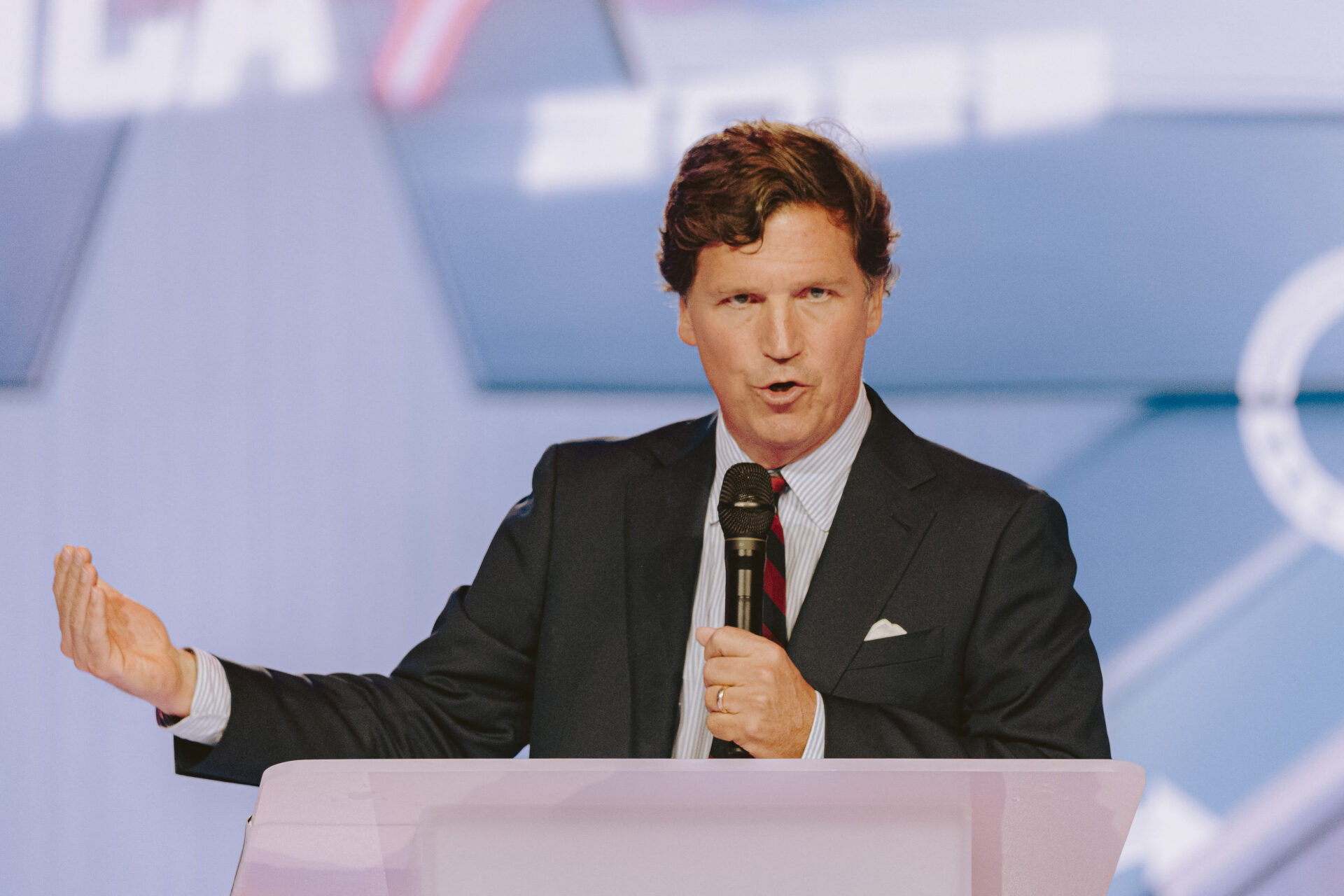 De MAGA-kloof: Tucker Carlson spreekt zich uit over Trump