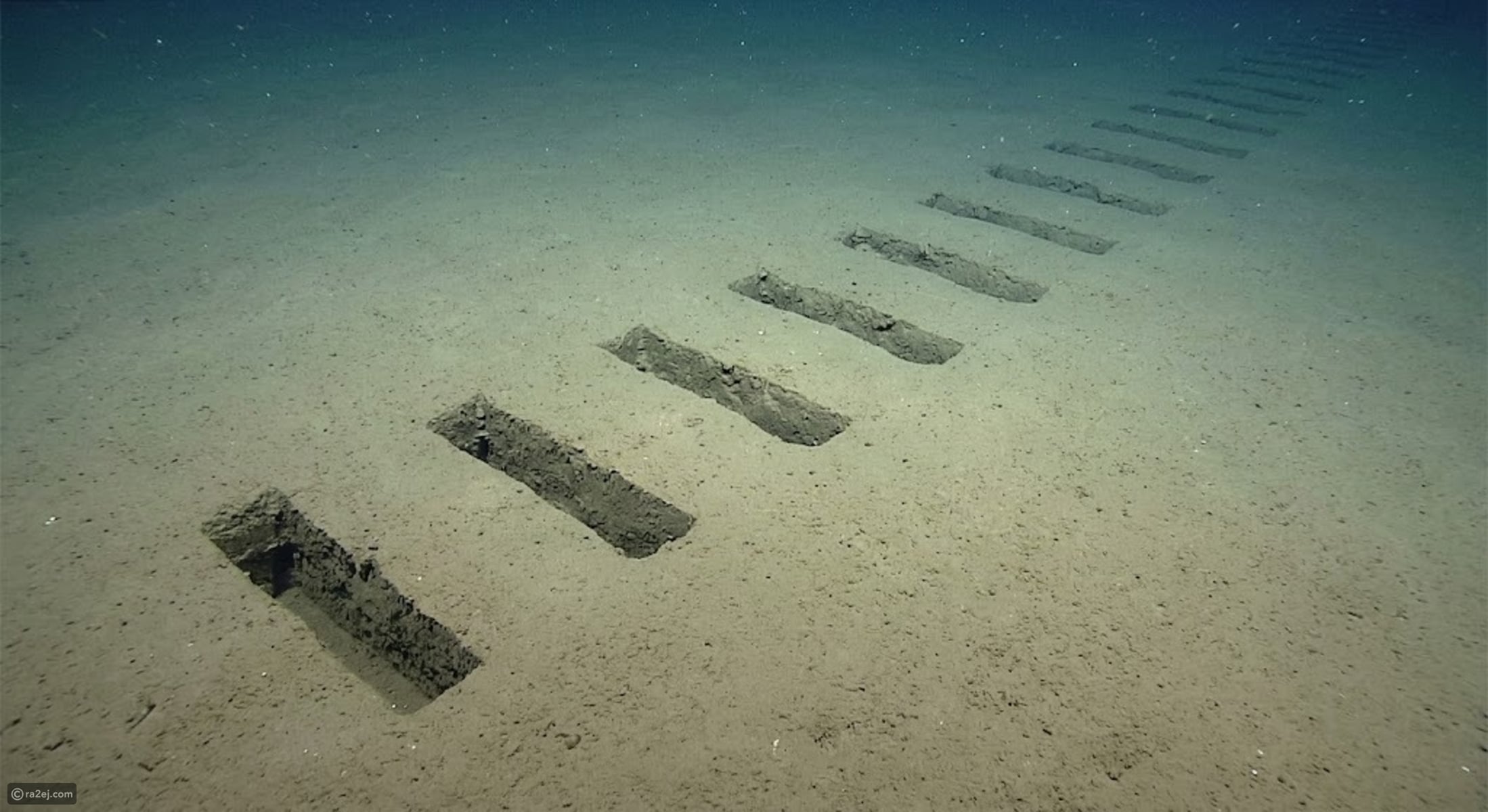 Strange holes found at the bottom of the ocean — facts behind the mystery