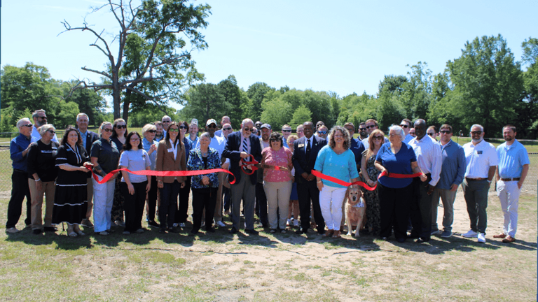 Kinston opens Rotary Dog Park with ribbon cutting, inviting residents ...