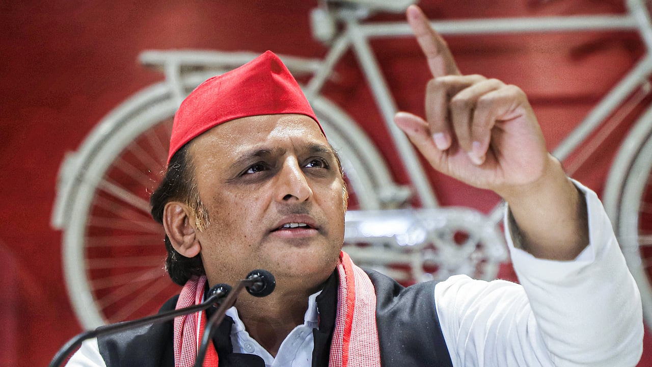 Akhilesh Yadav alleges electoral manipulation in Bengal, backs Mamata ...