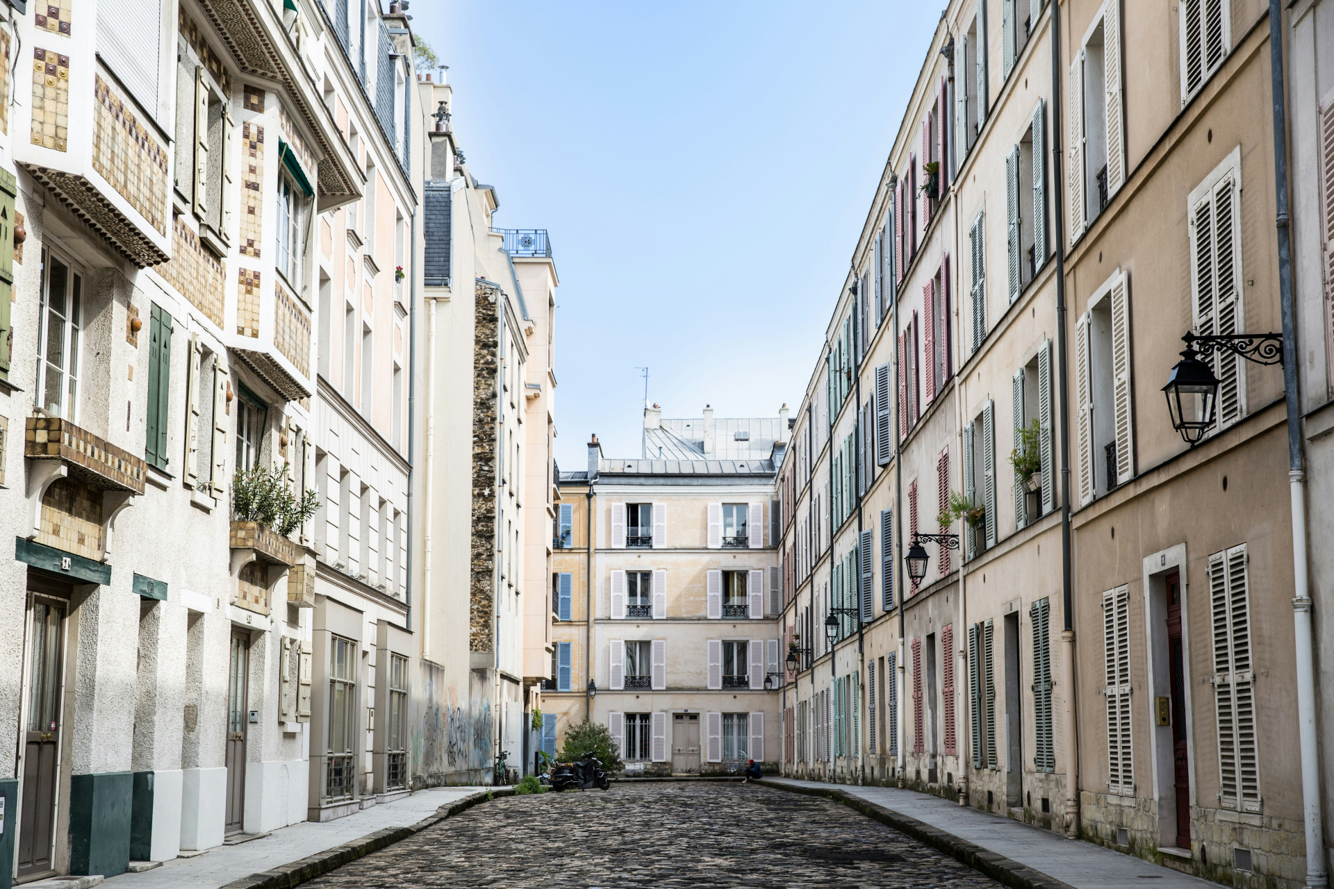 Virginie Efira : sa maison d’été à Saint-Maur-des-Fossés, un refuge ...