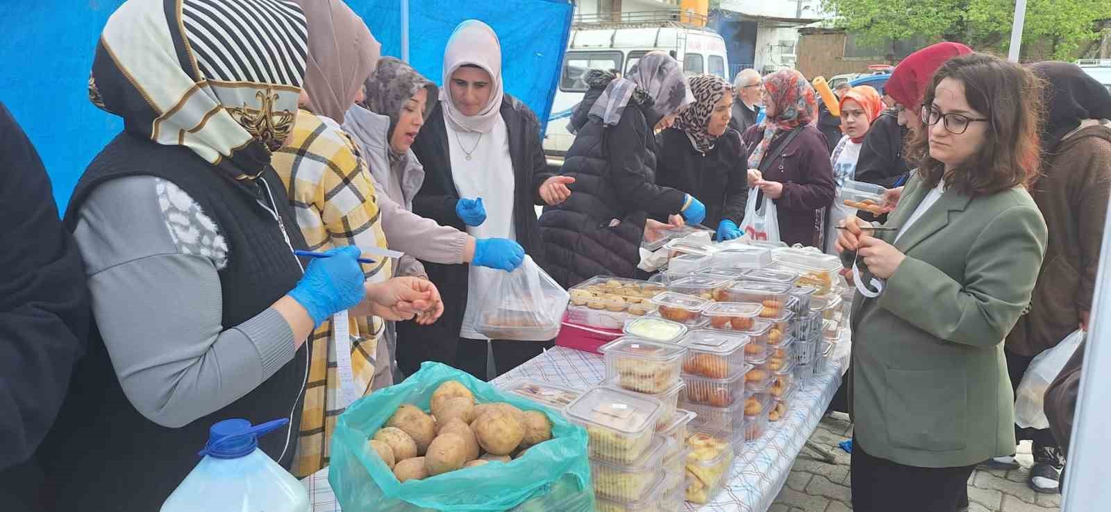 Bir ilçe 7 yıldır yatağa bağımlı olan Sefa için seferber oldı