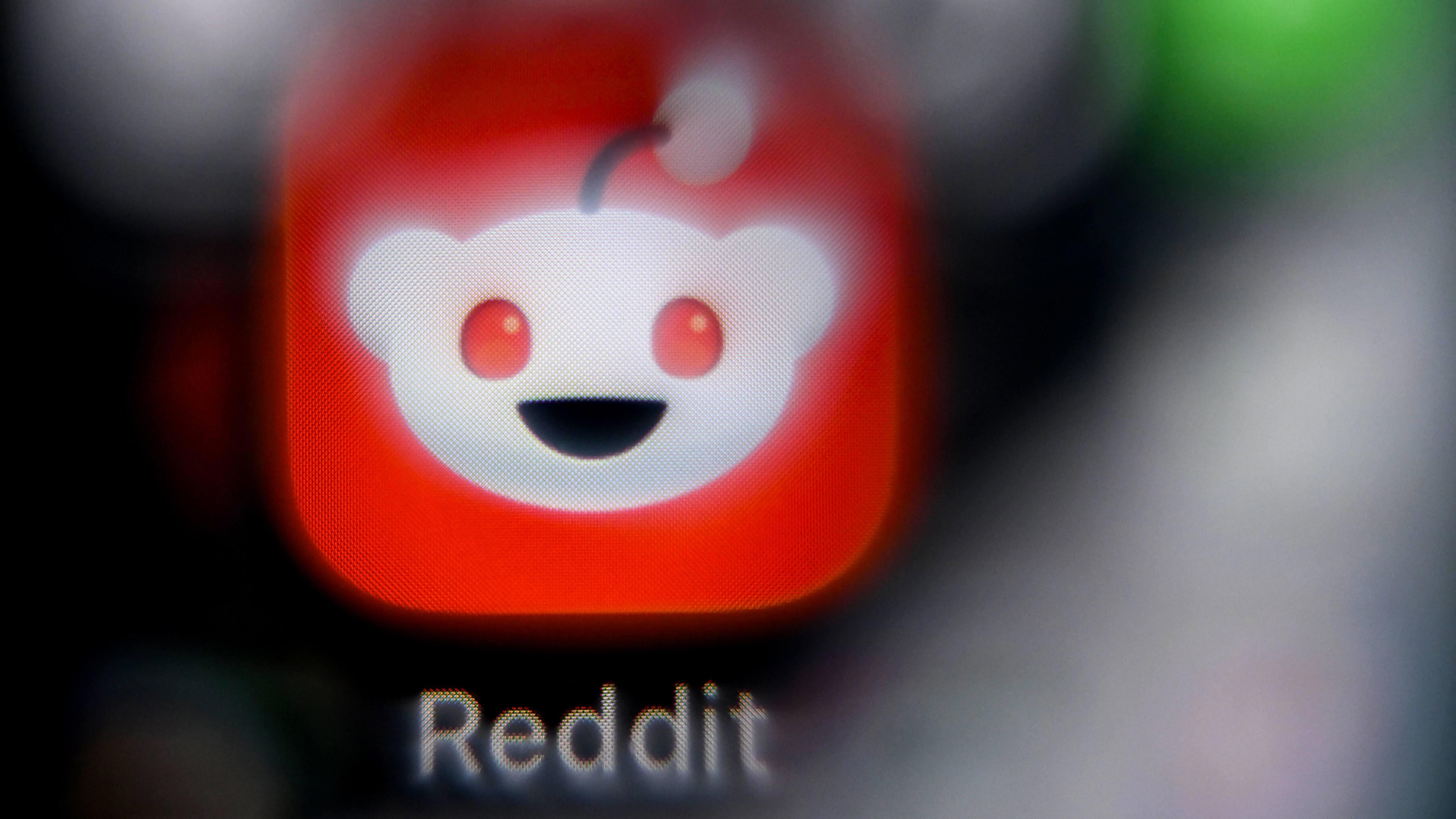 Reddit makes its mobile site harder to use to drive app downloads, logins
