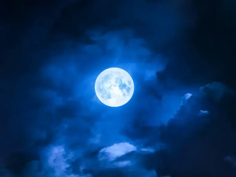May 2026 blue moon: Dates, times, and the one thing you get wrong about it