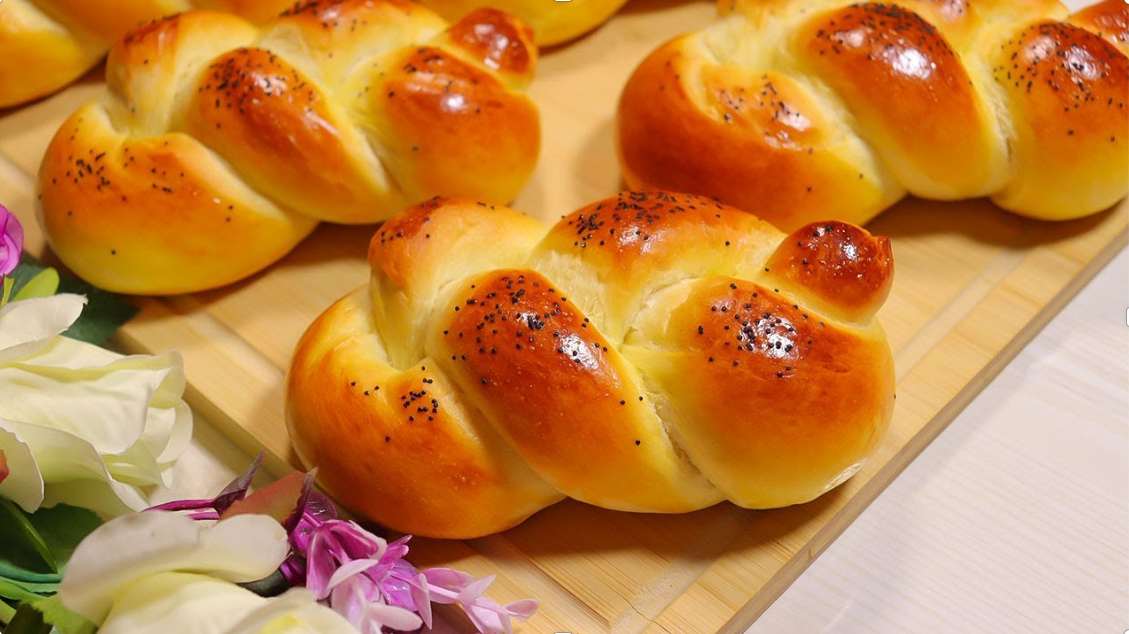 Old baking trick creates beautiful homemade bread