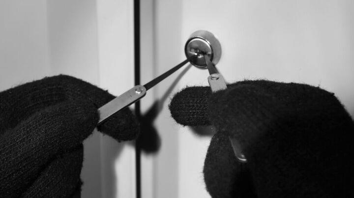 What home intruders actually look for before choosing a house
