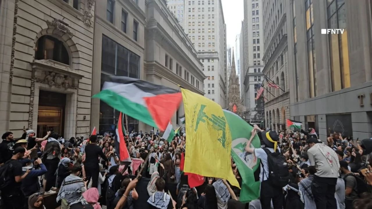 Hezbollah flag seen as NYC anti-Israel activists protest outside Park ...