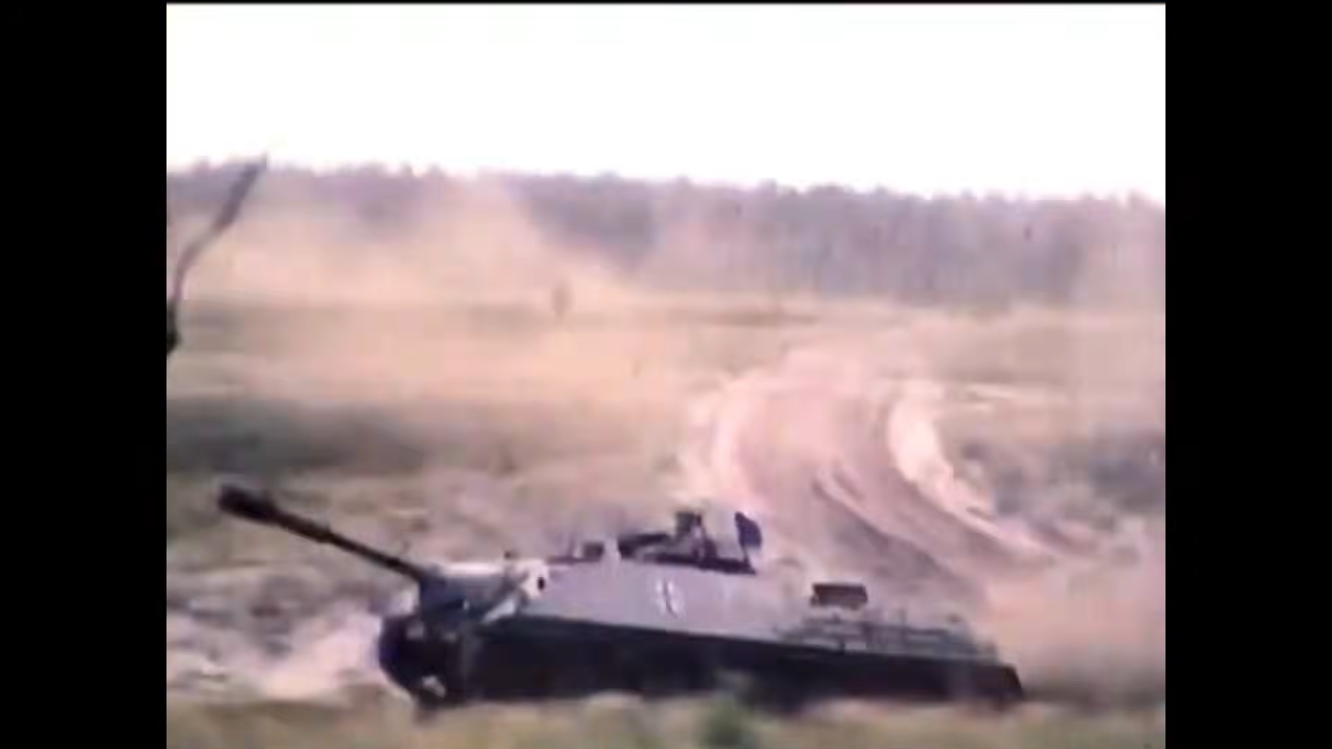 50+ Panzer im Einsatz – Sekunden später steht alles in Flammen