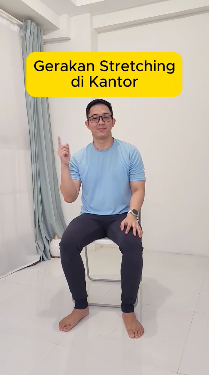Stretching menggunakan kursi