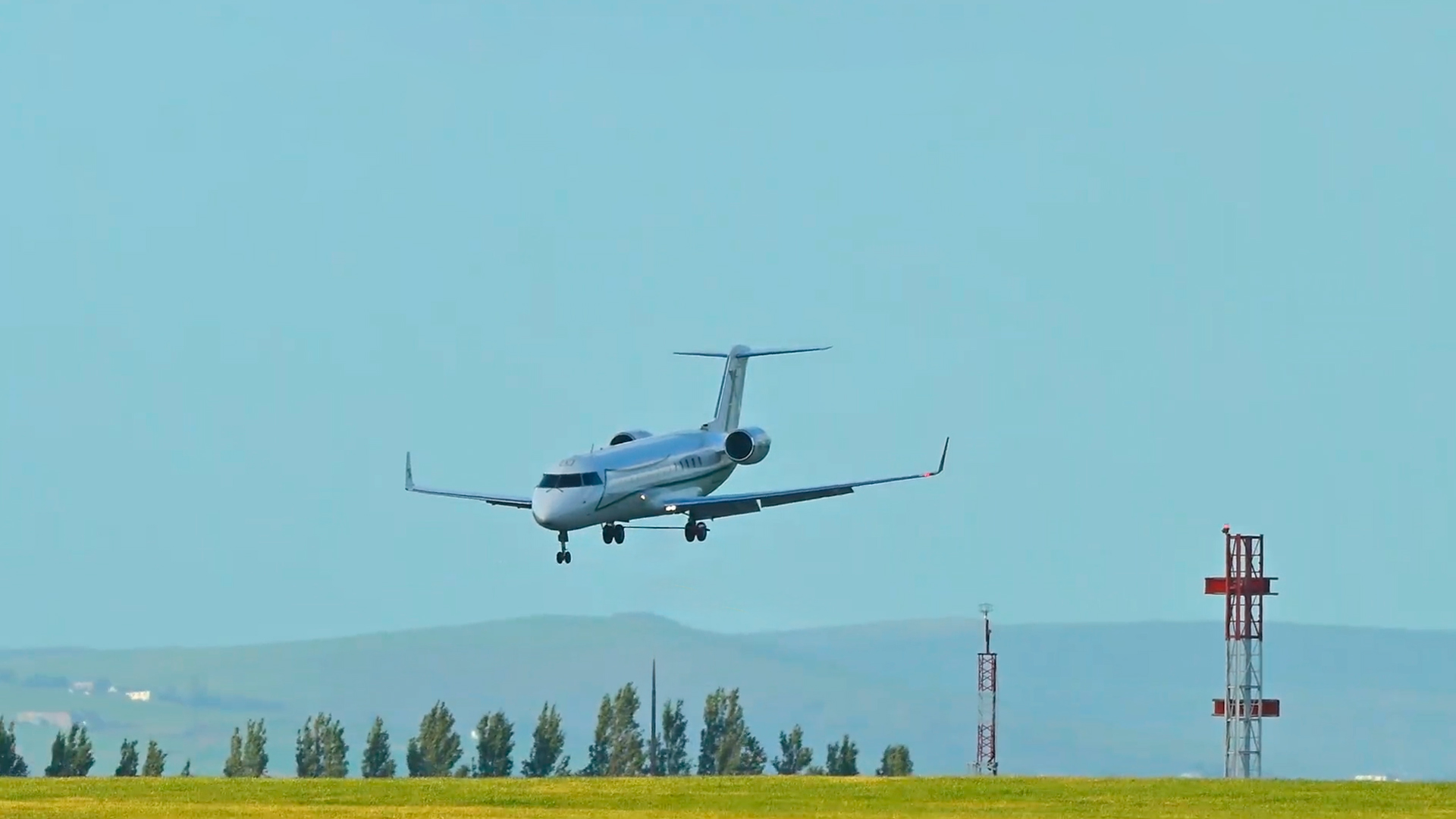 Pilot makes nose down landing caught on camera