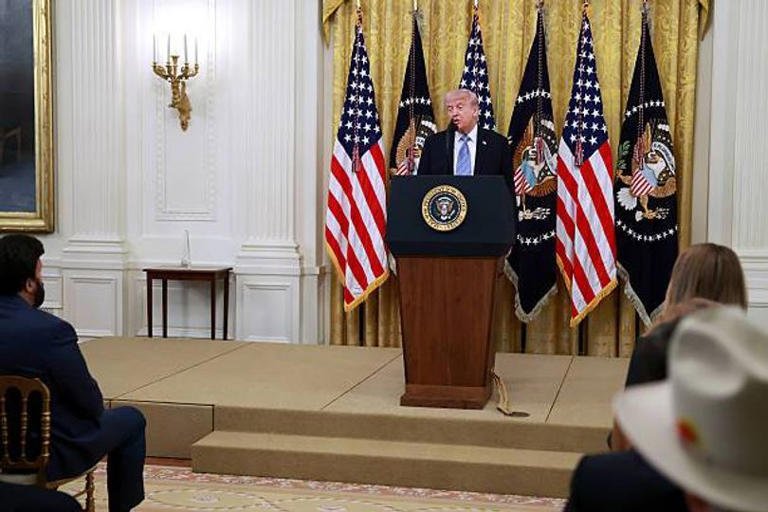 Fox News halted after president makes chilling threat on third term in ...