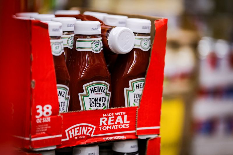 Kraft Heinz warns of inflation risks, plans 400 job cuts abroad in 2026