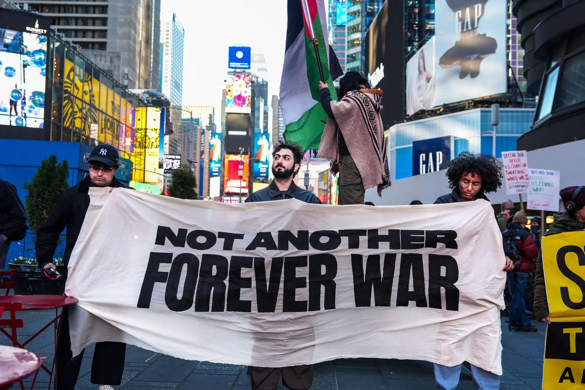 US and Iran closing in on memorandum to end war, Pakistani source says