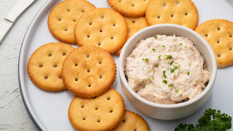10 crunchy dippers to scoop your tuna salad