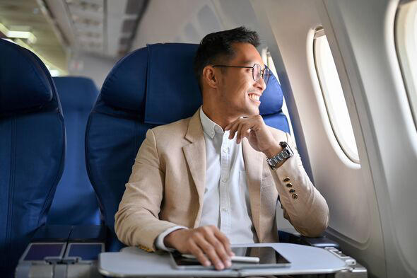 Pilot explains the reason why all plane windows have tiny holes in them