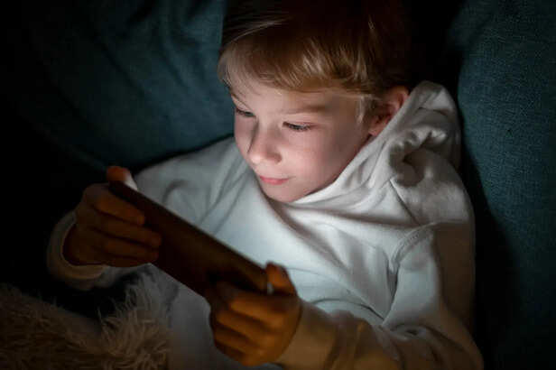 What mobile phones do to your child’s brain, experts warn
