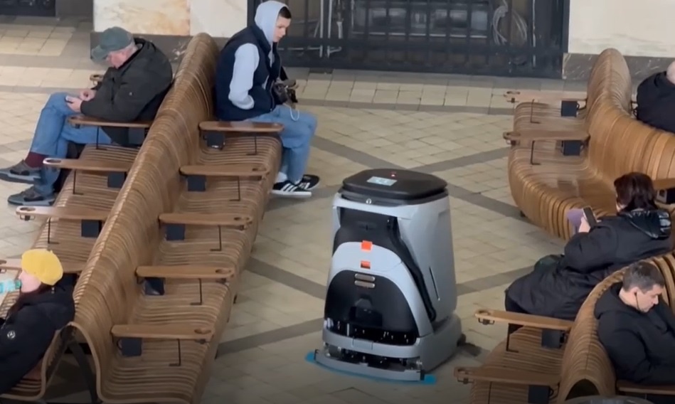 Ferrocarriles de Rusia instala robots barrenderos en estaciones de ...