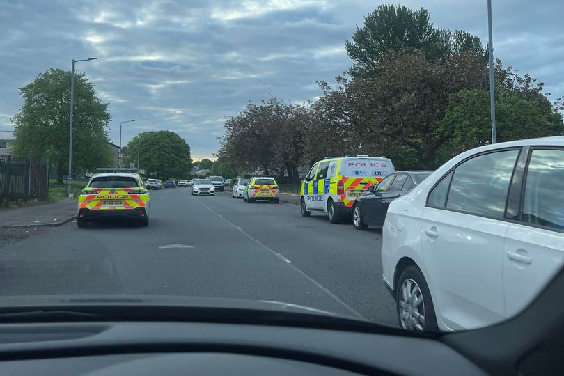 Armed police rush to Glasgow street after 'bag of guns' discovered
