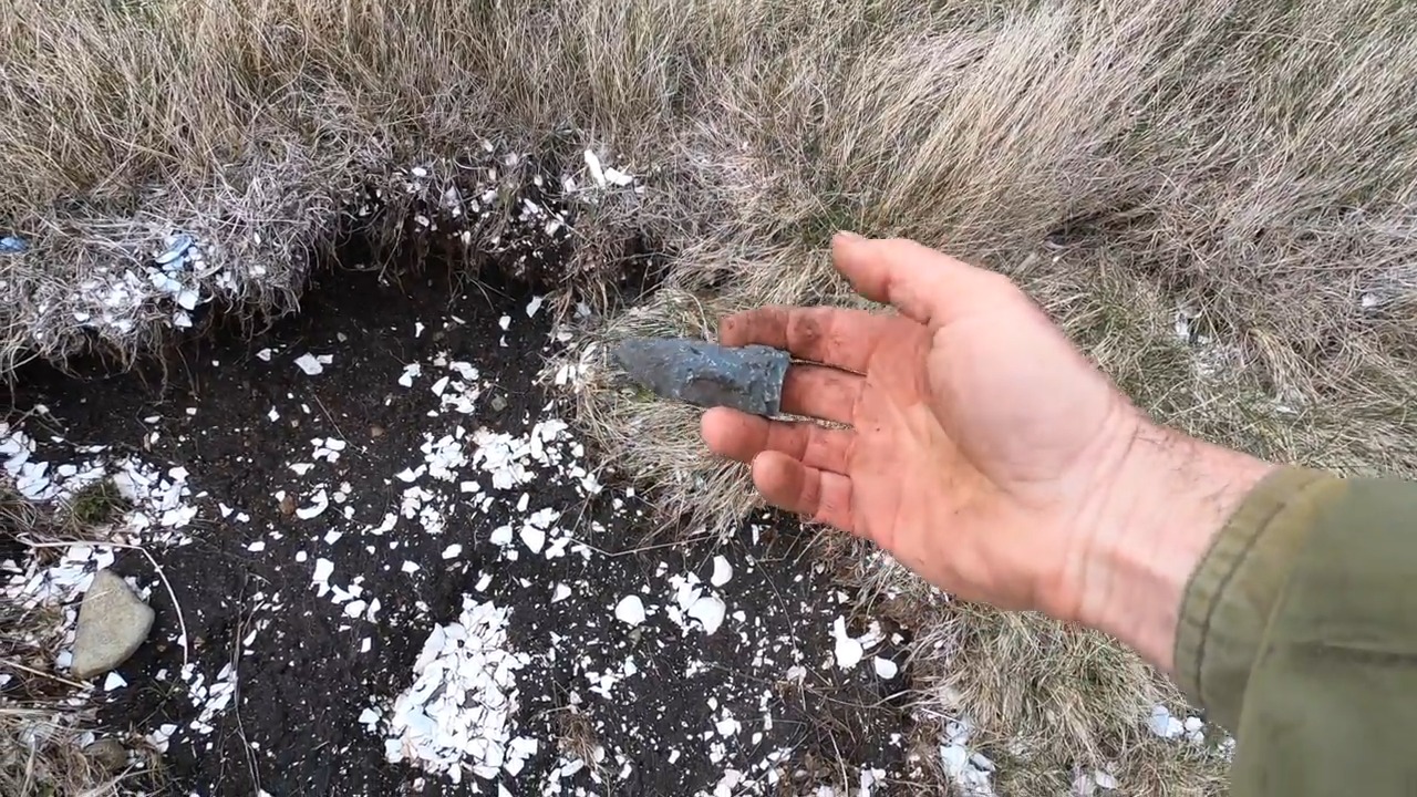He walked right past it - then his friends found Indian arrowheads ...