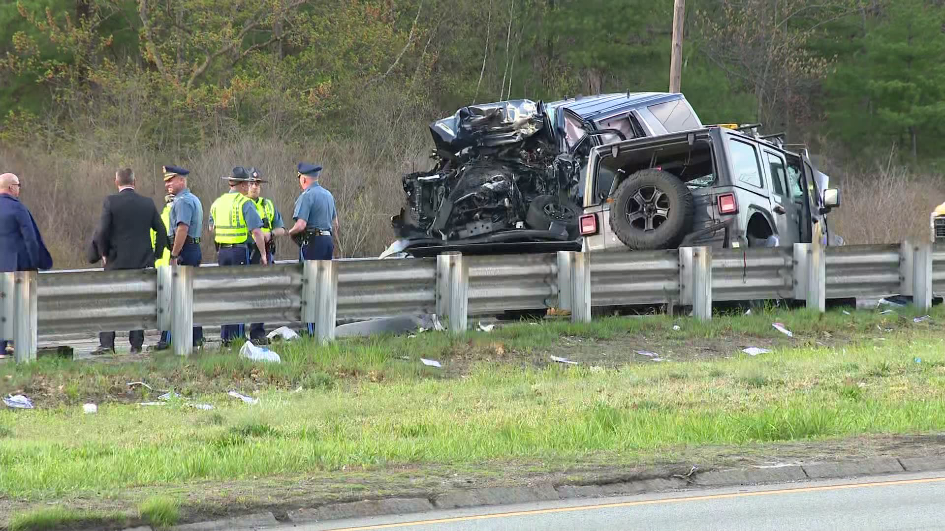 Mass. State Police trooper, wrong-way driver die in crash