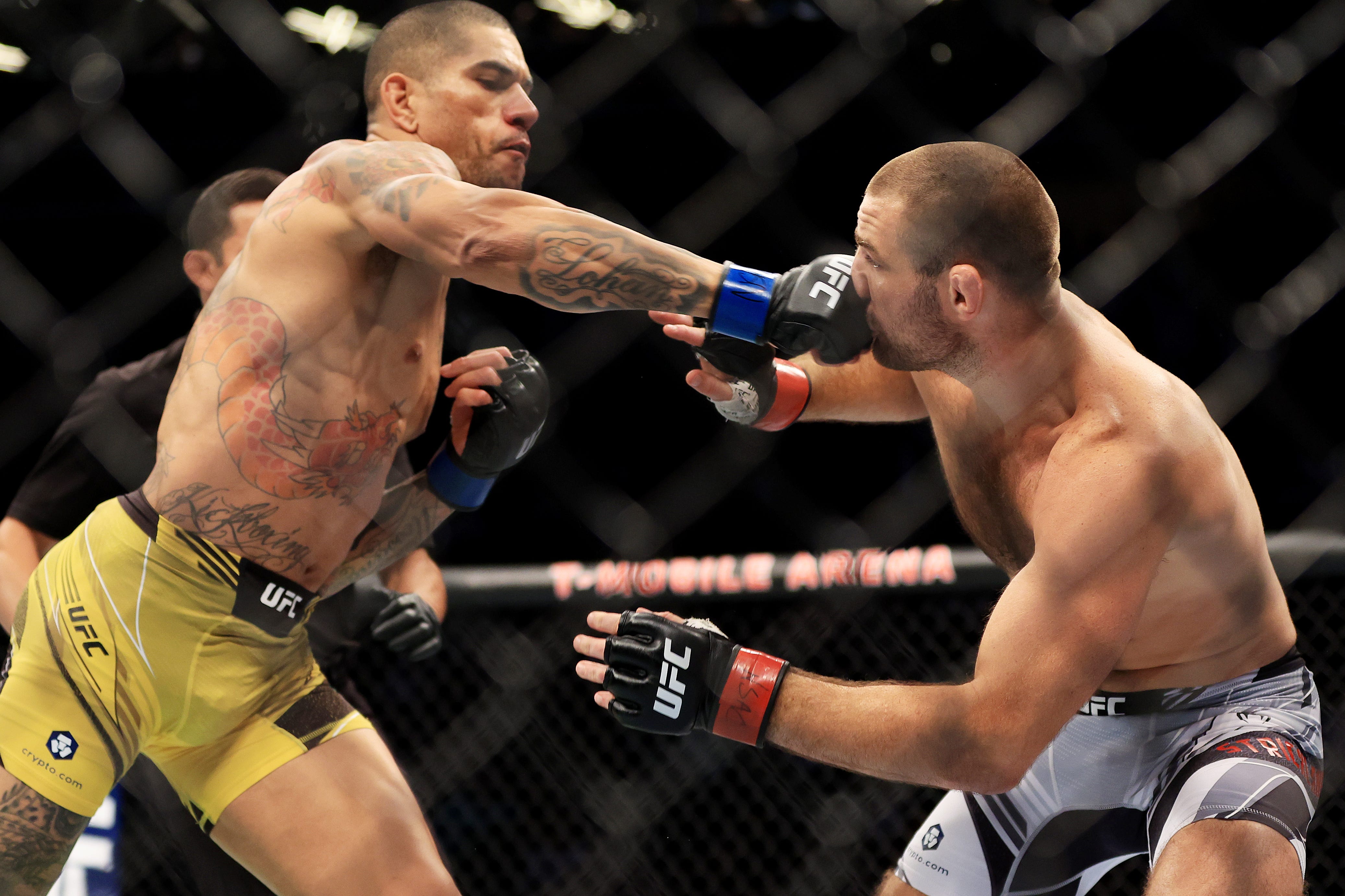Alex Pereira lists what Sean Strickland must do to beat Khamzat Chimaev