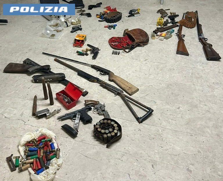 Maxi sequestro di armi ad Adrano, 4 arresti. In campo anche il georadar