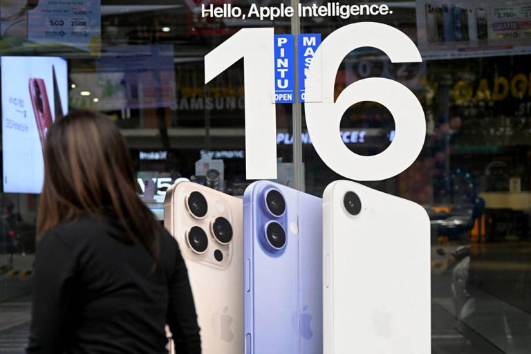 Some iPhone owners could get up to $95 payment after Apple agrees to ...