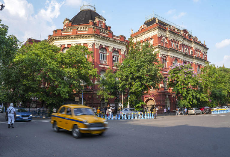 Iconic Writers Buildings to get glory back as BJP to shift secretariat ...