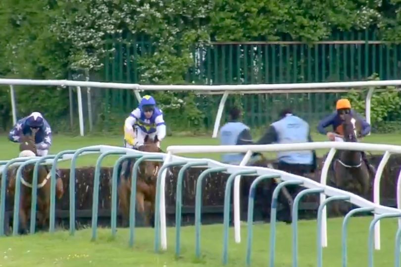Shocking racing incident sees staff race away from oncoming horses in ...