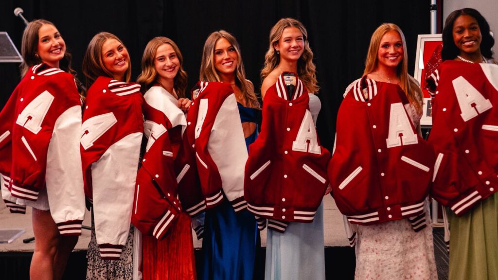 Arkansas gymnastics annual award winners revealed