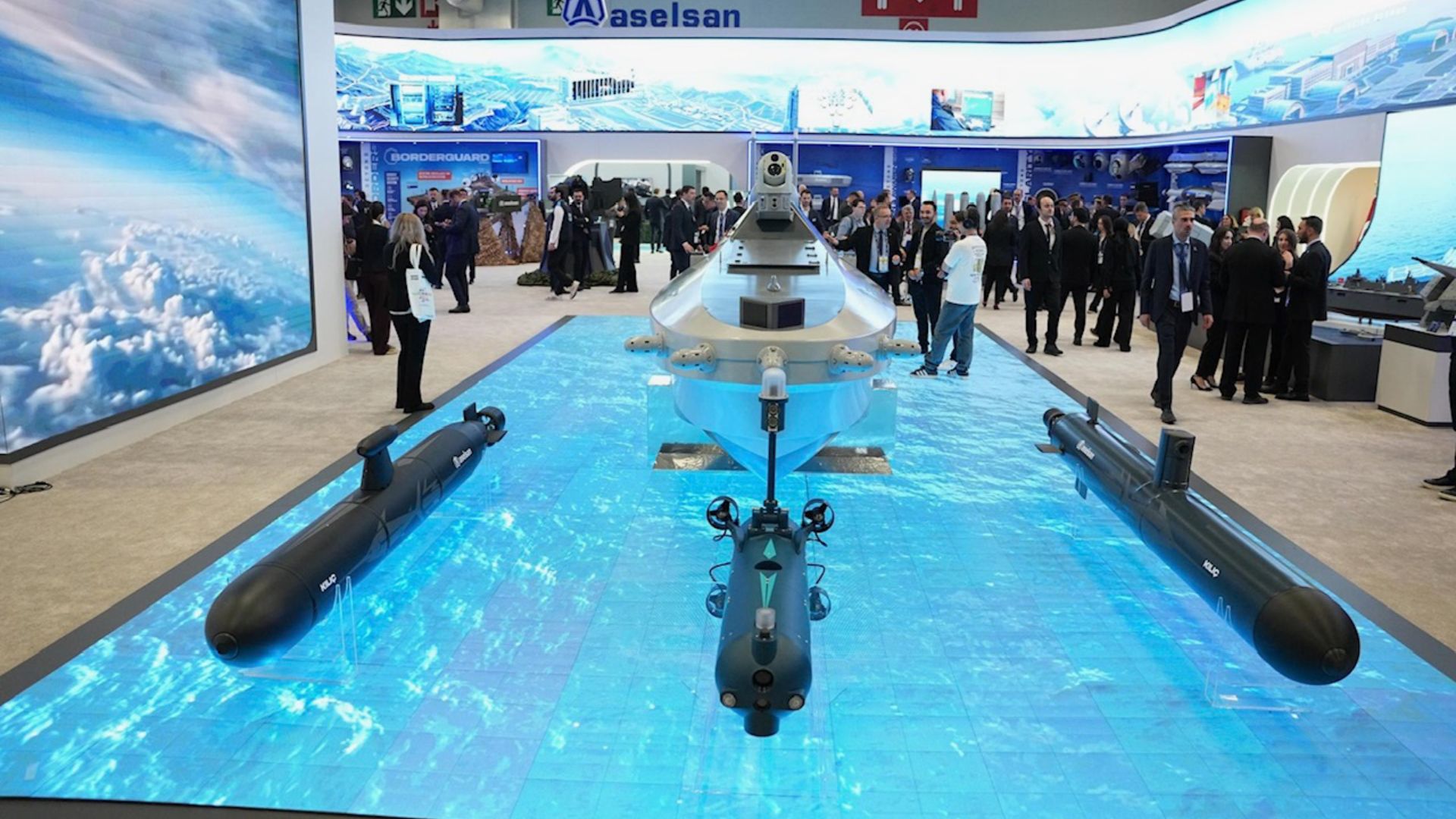 Turkey unveils swarm-ready kamikaze submarine drone with 230-mile ...