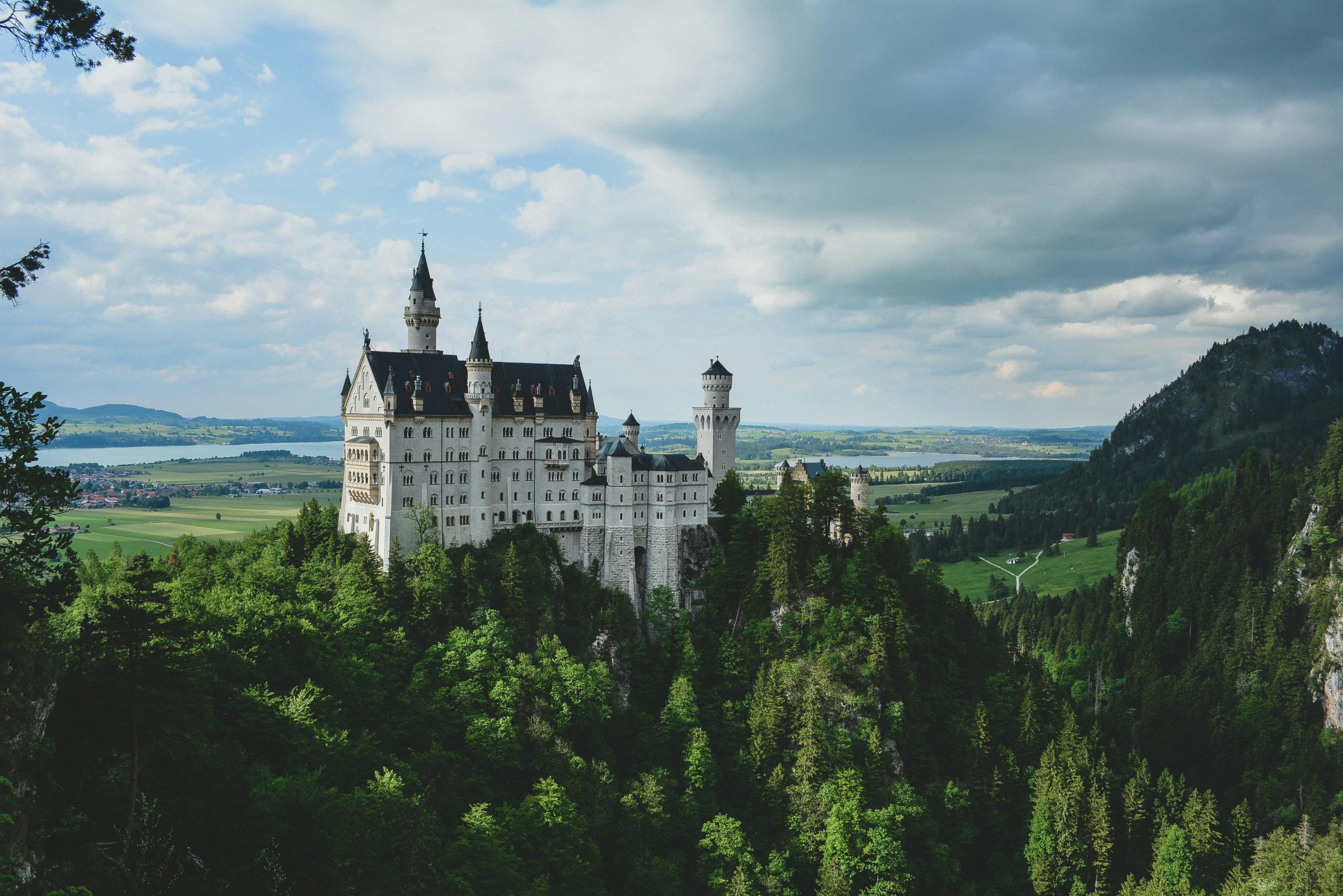 15 real castles that inspired famous fantasy novels