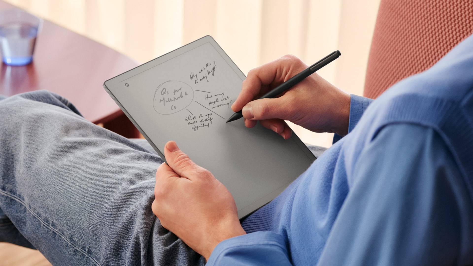 This tablet recreates the feeling of writing on paper – without the mess