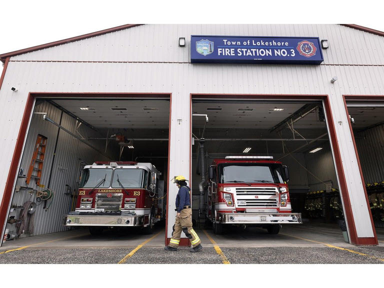 Lakeshore moving to mix of full-time, volunteer firefighters