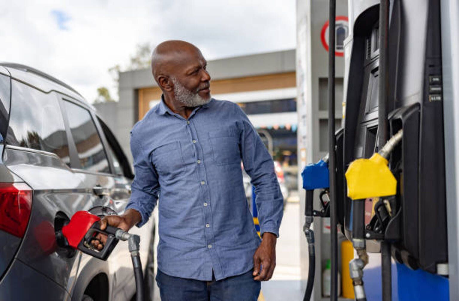 Summer of $4 gas looms as oil futures signal prolonged pain at the pump ...