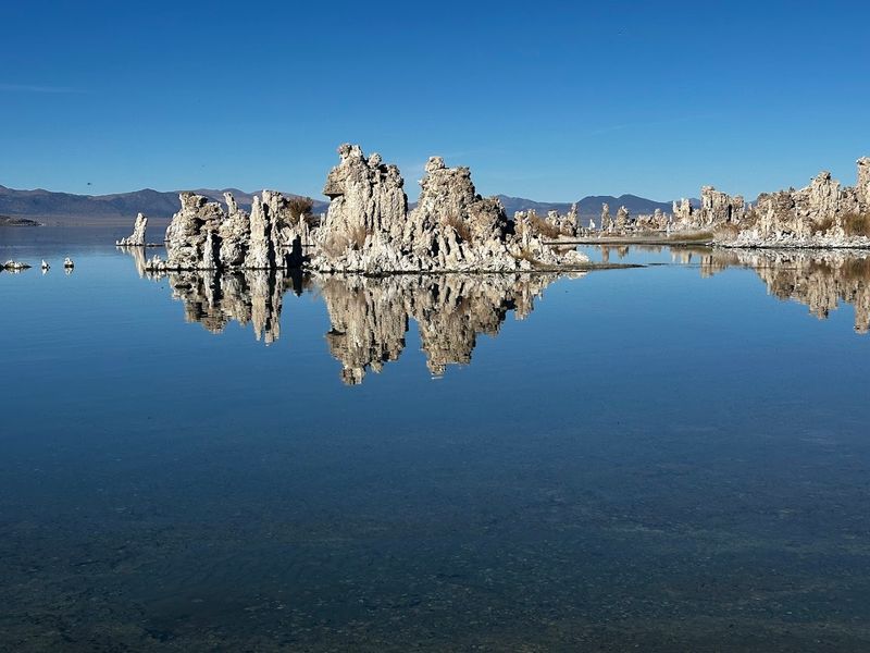 This California lake is over a million years old and covered in strange ...
