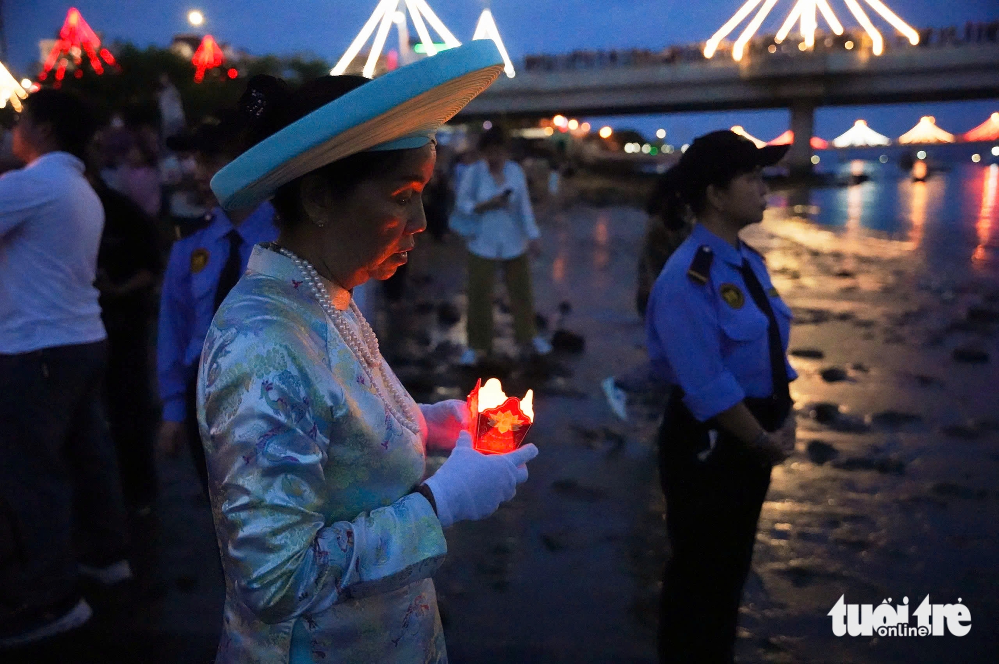 Lung linh lễ hội Tháp Bà Ponagar trong đêm