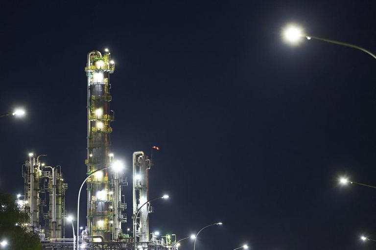 Rosneft takes new legal action against Germany over Schwedt refinery ...
