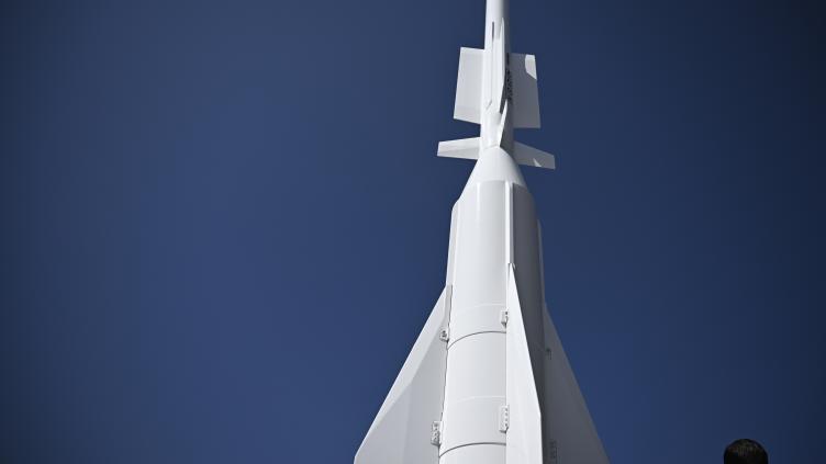 La France relance le programme de missiles Stratus