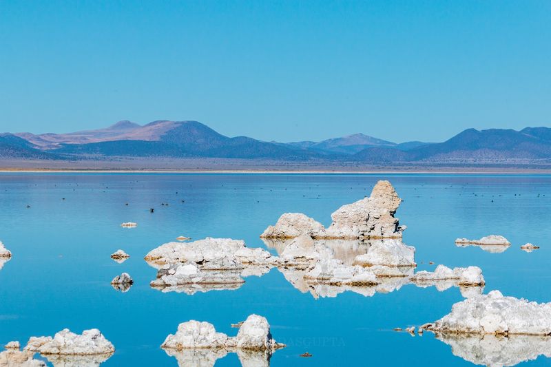 This California lake is over a million years old and covered in strange ...
