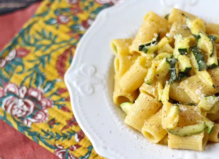 Zucchini-Carbonara: Das leicht zu machende vegetarische Rezept