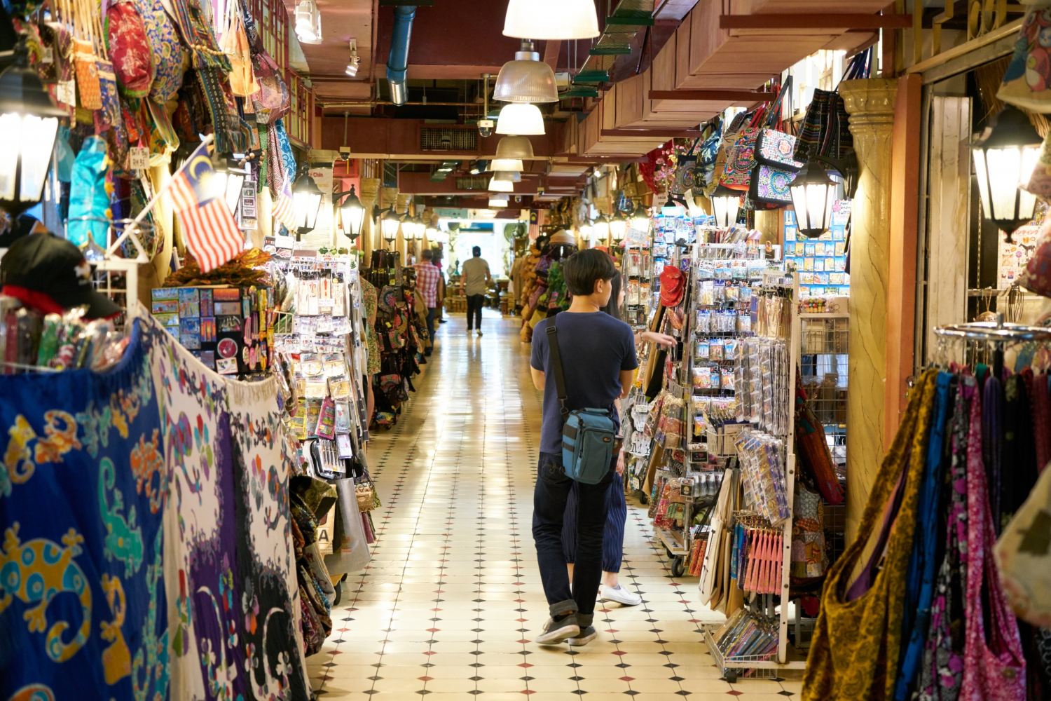 12 things every ’90s kid did at the mall that simply don’t exist ...