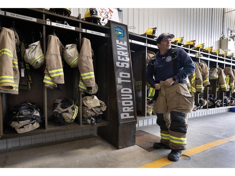 Lakeshore moving to mix of full-time, volunteer firefighters
