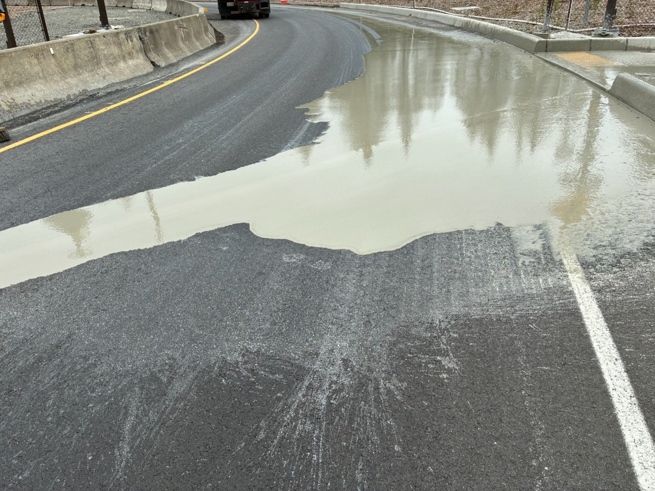 Traffic: SR 18 on-ramp to I-90 near Snoqualmie closed due to concrete spill