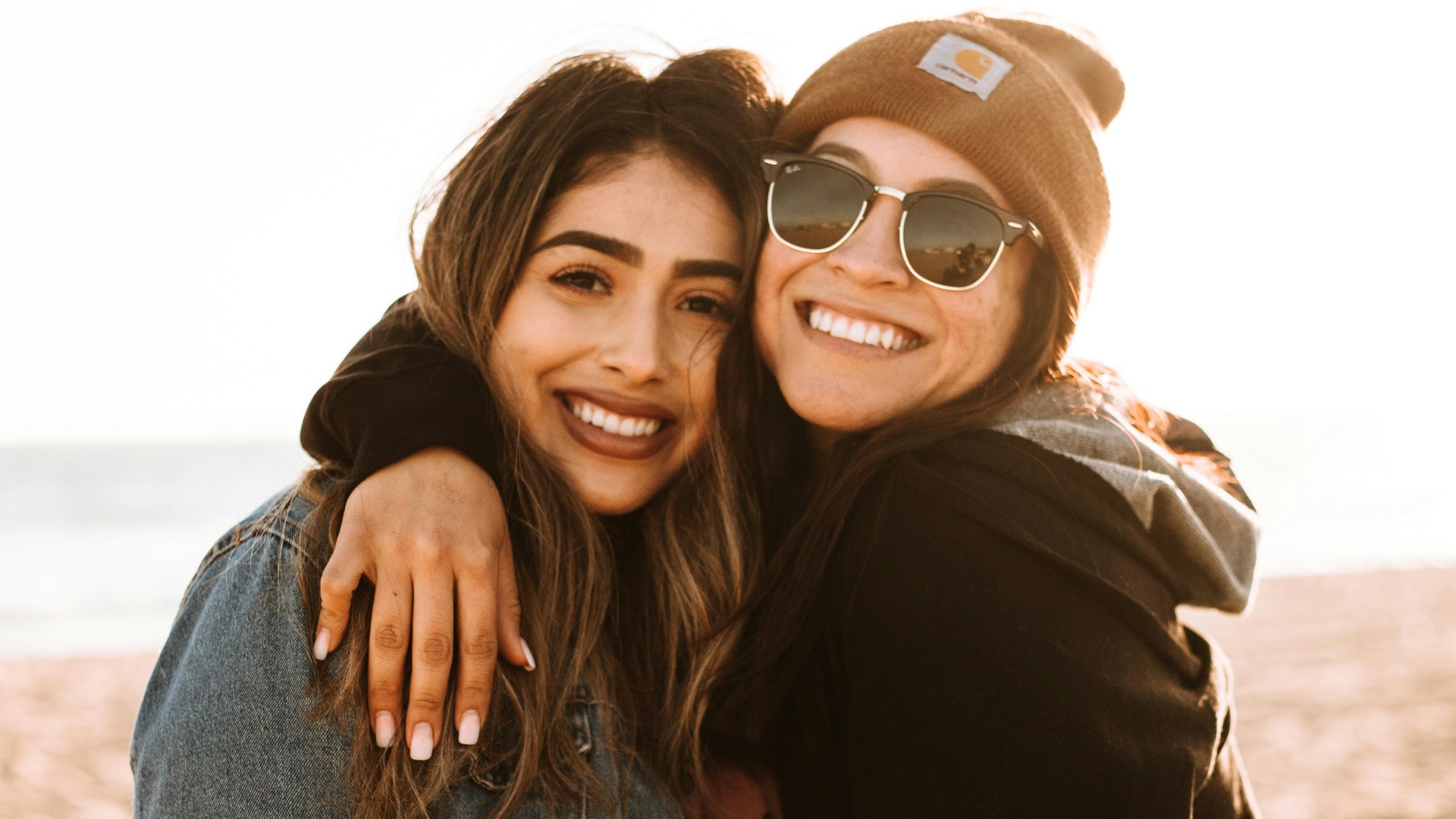 10 female friendship stereotypes & 10 that male friendships have