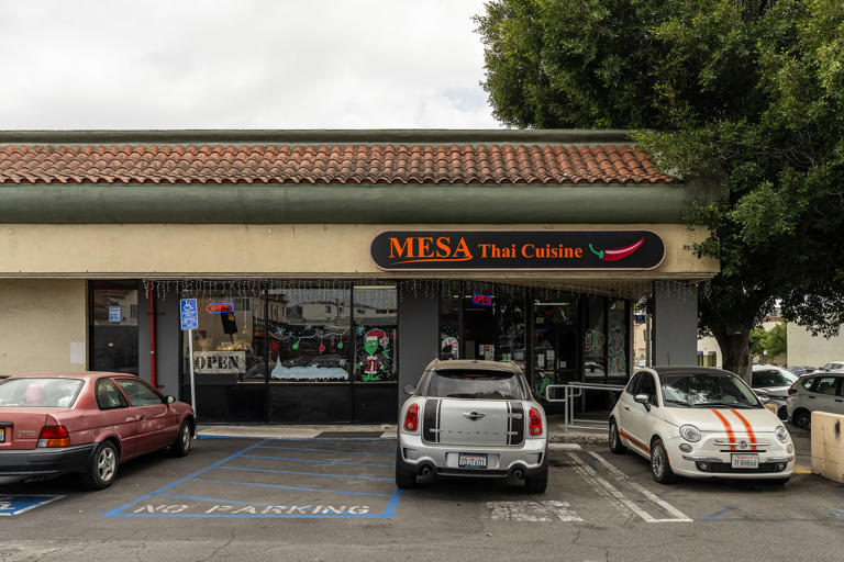 Mesa Thai is where Thais (including Lalisa) go for Thai food
