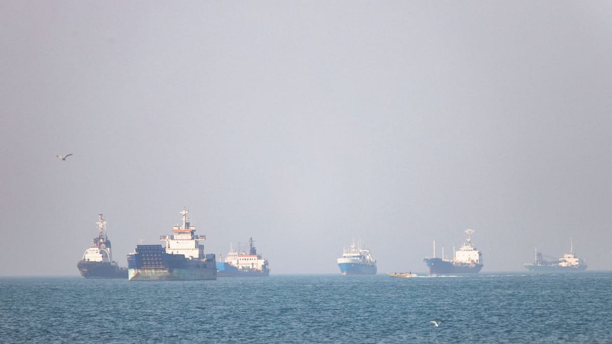 USA greifen Öltanker an – Iran beschießt Frachtschiff im Irak